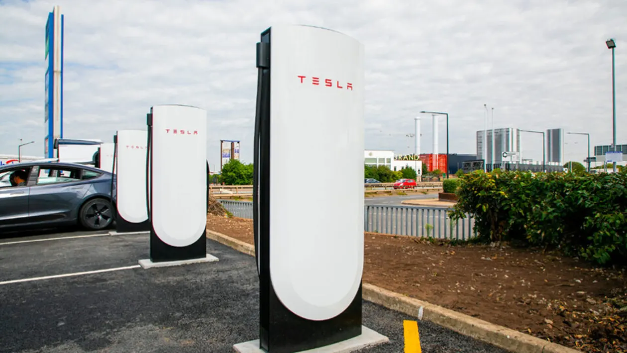 Tesla V4 Supercharger Will Roll Out Next Year - TechCity